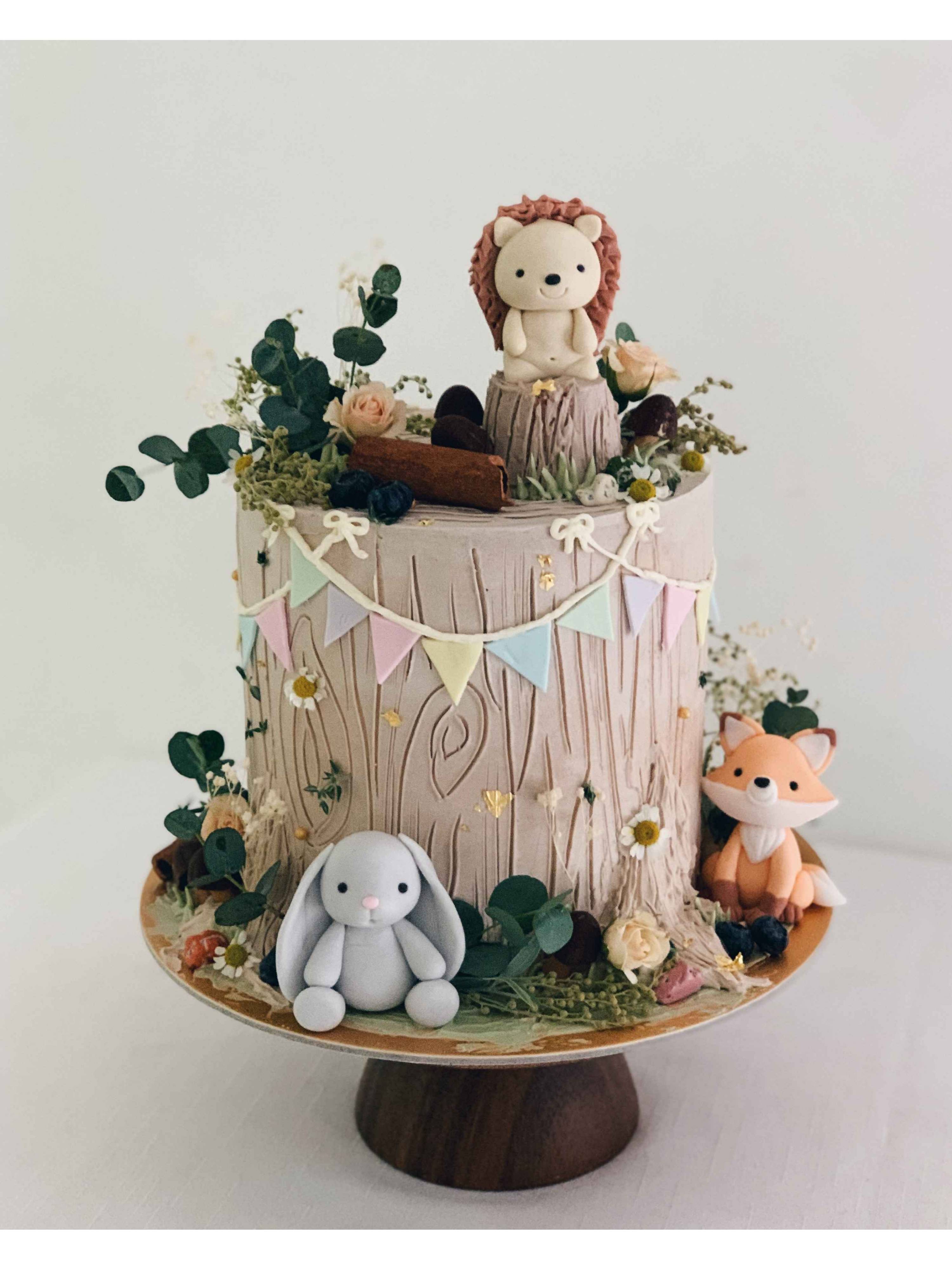 Woodland Trunk Animal Cake