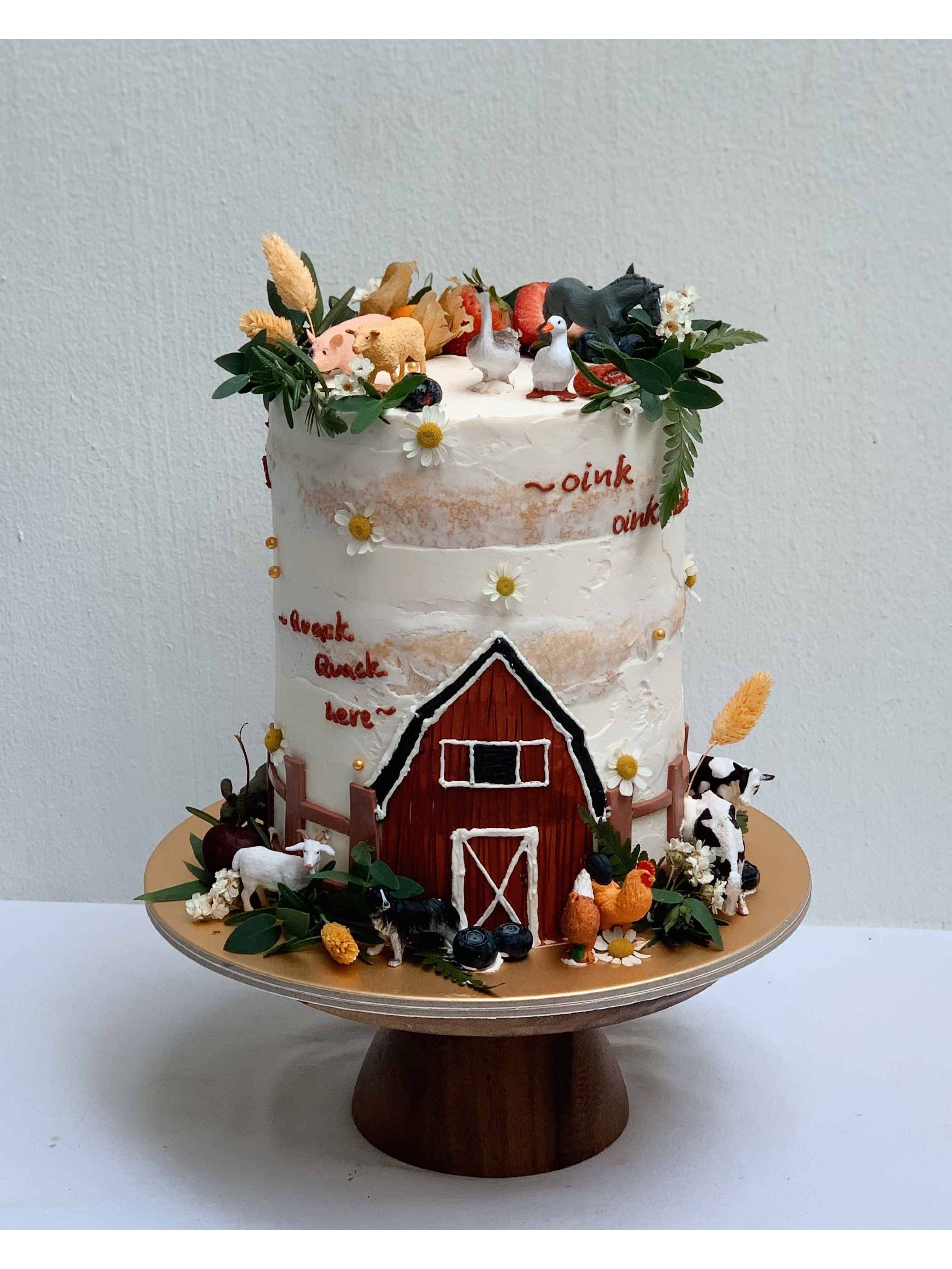 Rustic Barnyard Customised Cake